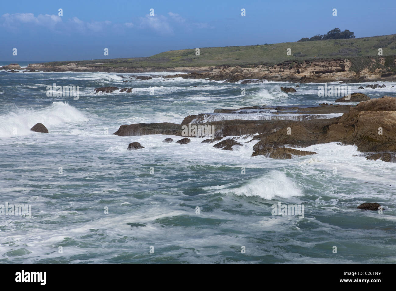Rocky shoreline hi-res stock photography and images - Alamy