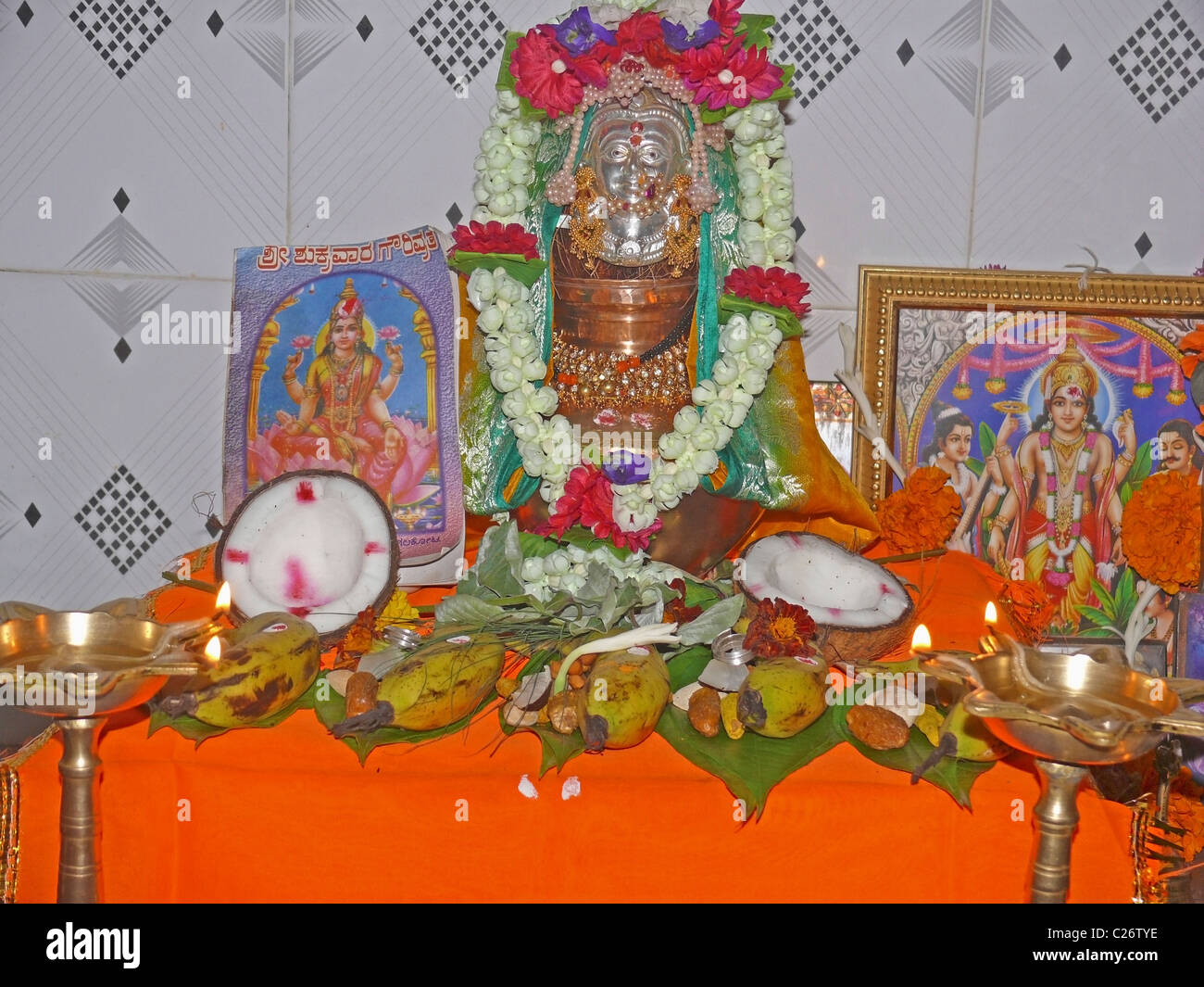 India idol hi-res stock photography and images - Alamy