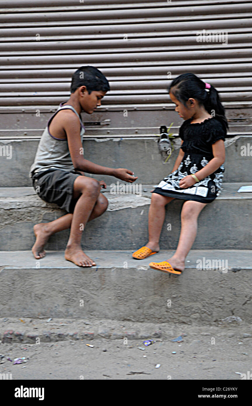 Indian children playing street hi-res stock photography and images - Alamy