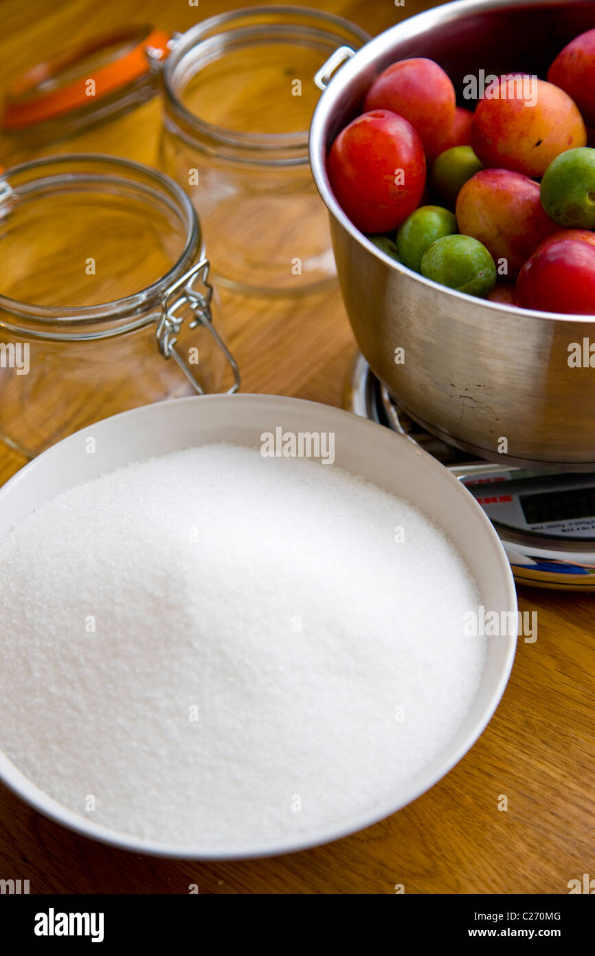 Prune jam hi-res stock photography and images - Alamy