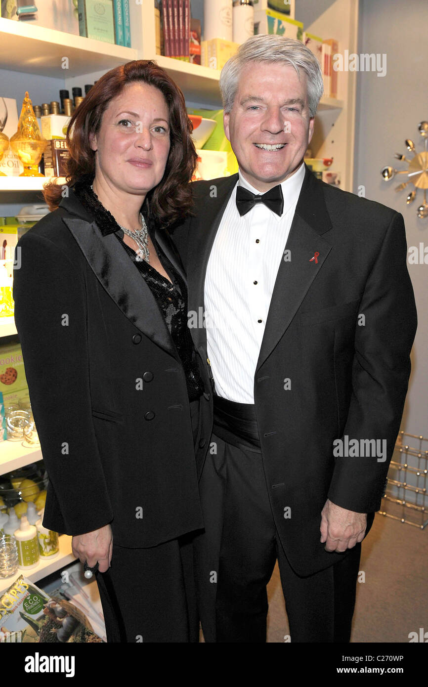 Kerry Whiteside (left) and Jason Stewart 'Bloor Street Entertains 2009 ...