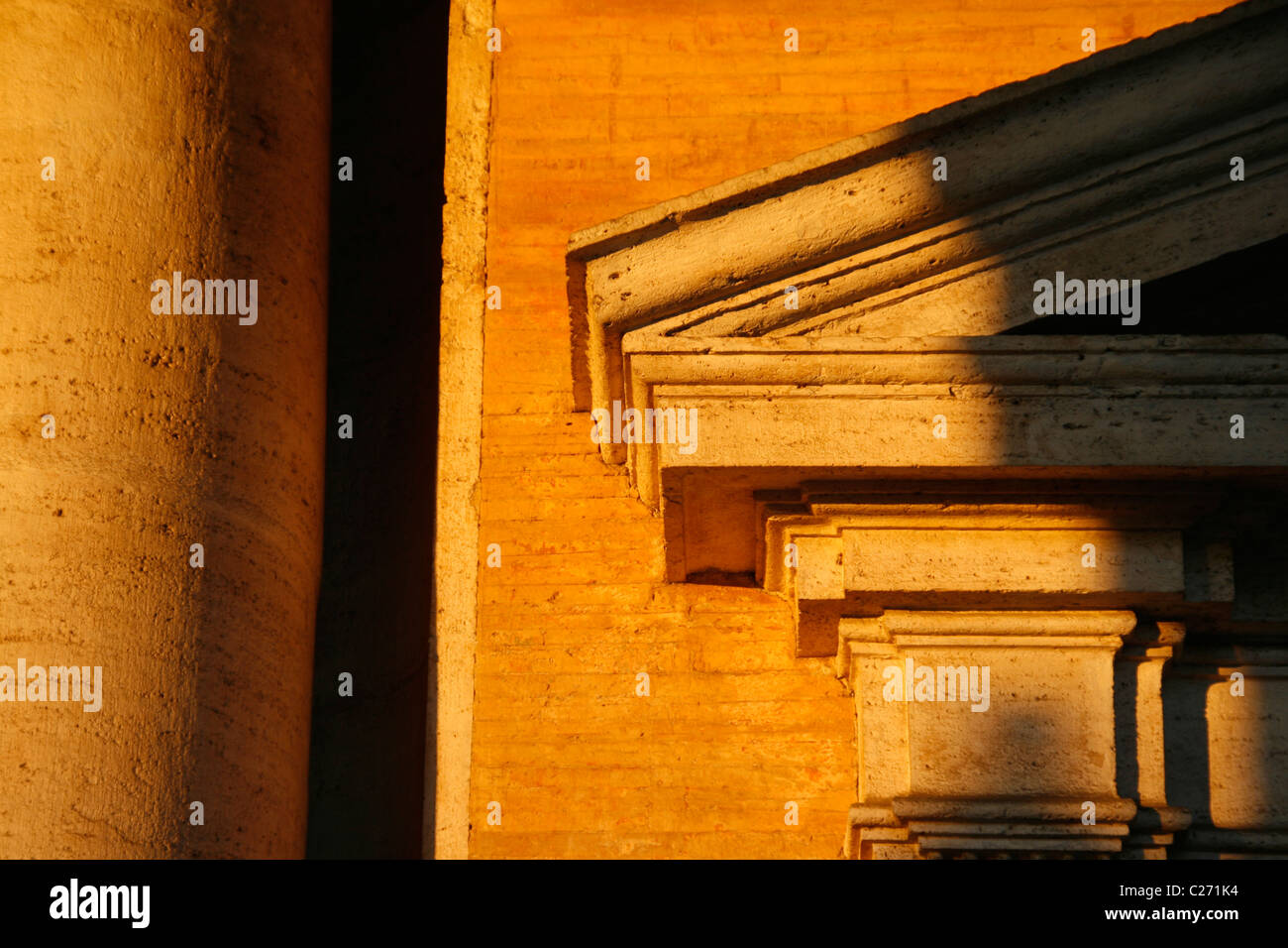 building cornice in rome italy Stock Photo - Alamy