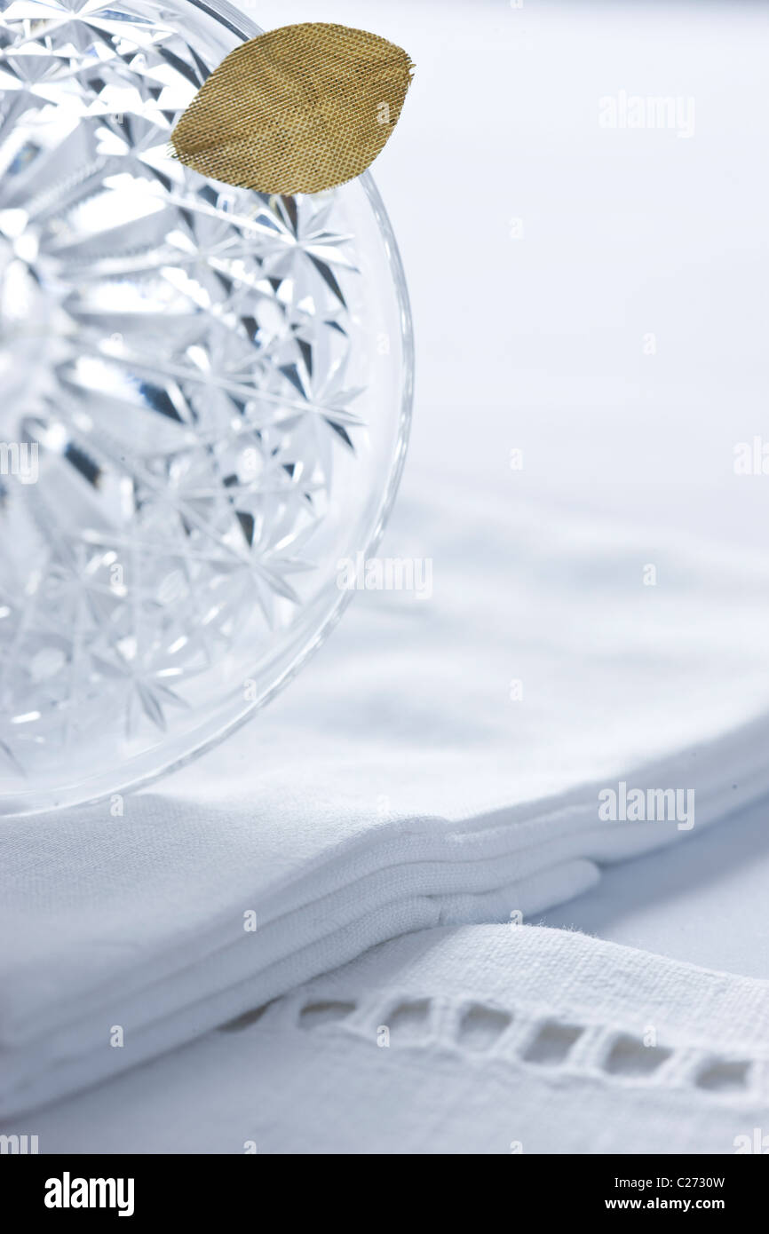 Gold napkins hi-res stock photography and images - Alamy