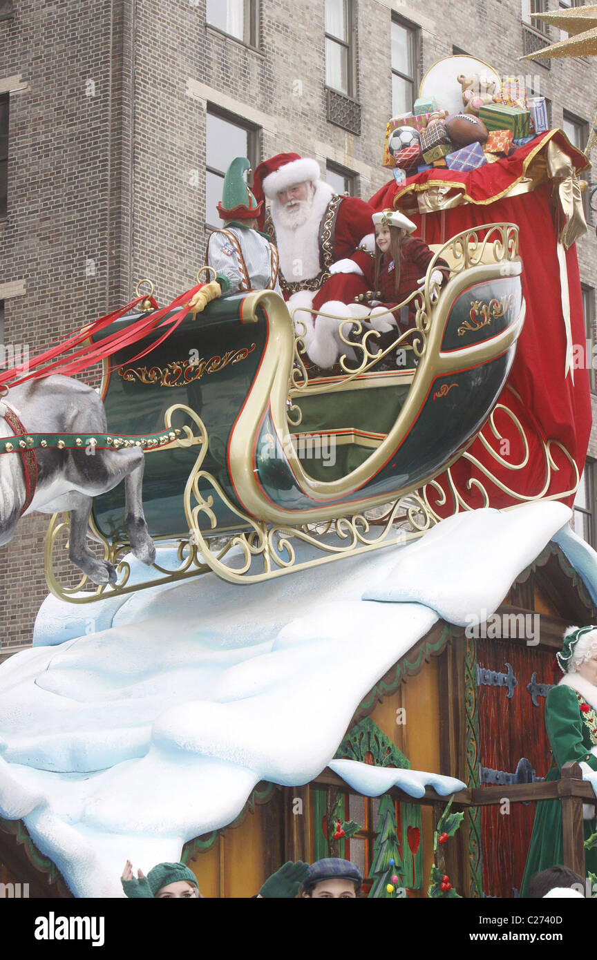 Santa Claus The 83rd Annual Macy's Thanksgiving Parade New York City ...