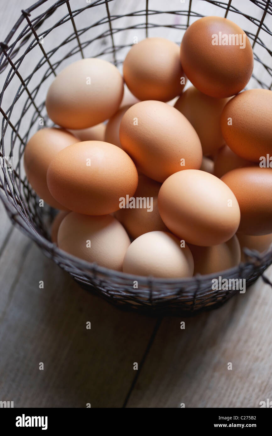 Wire egg basket hi-res stock photography and images - Alamy