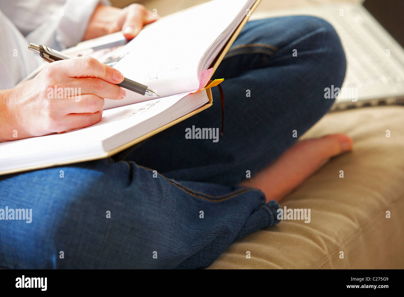 Crossed out paper writing hi-res stock photography and images - Alamy