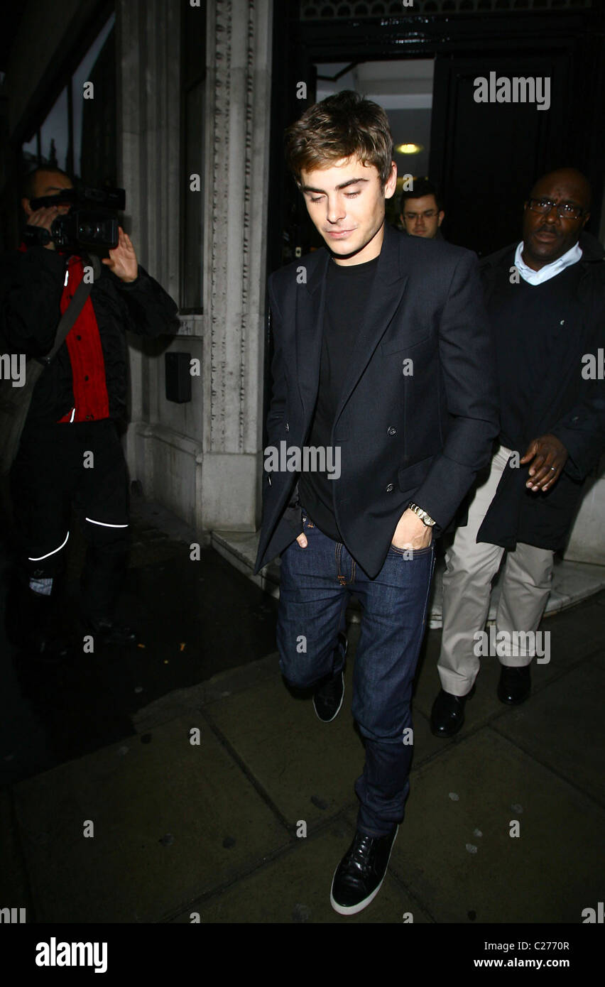 Zac Efron leaving Absolute radio studios London, England - 20.11.09 ...