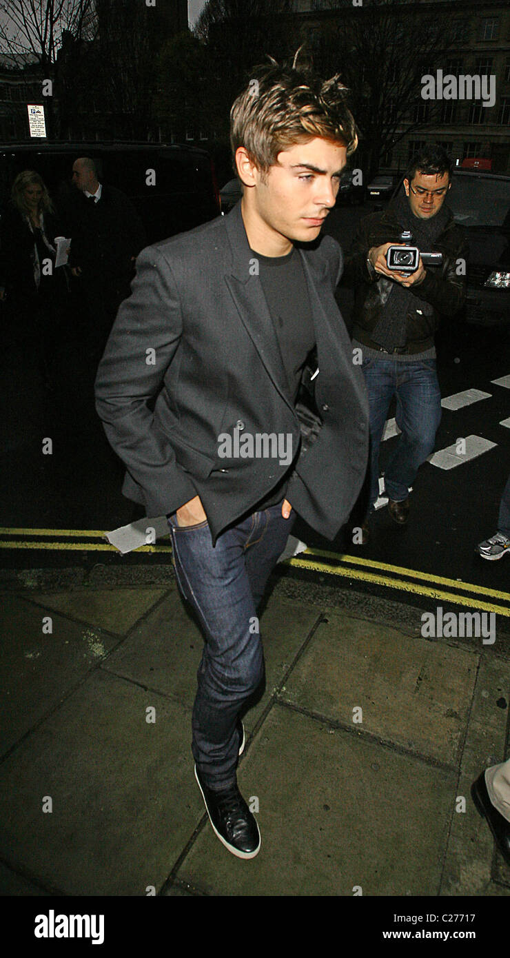 Zac Efron arriving at Absolute radio studios London, England - 20.11.09 ...