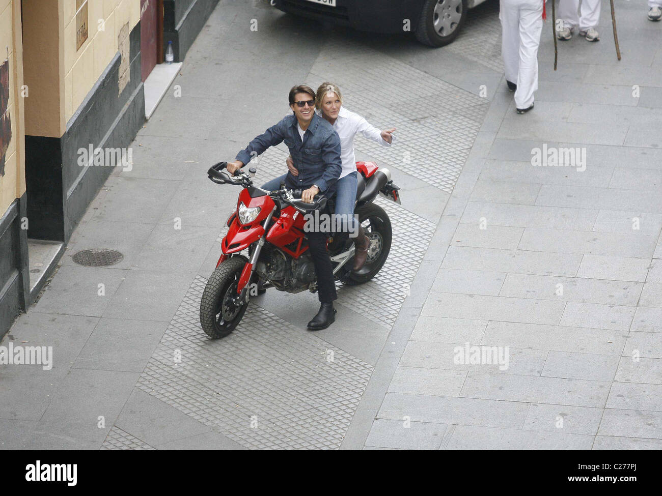 Tom Cruise and Cameron Diaz on the set of their new movie 'Knight And ...