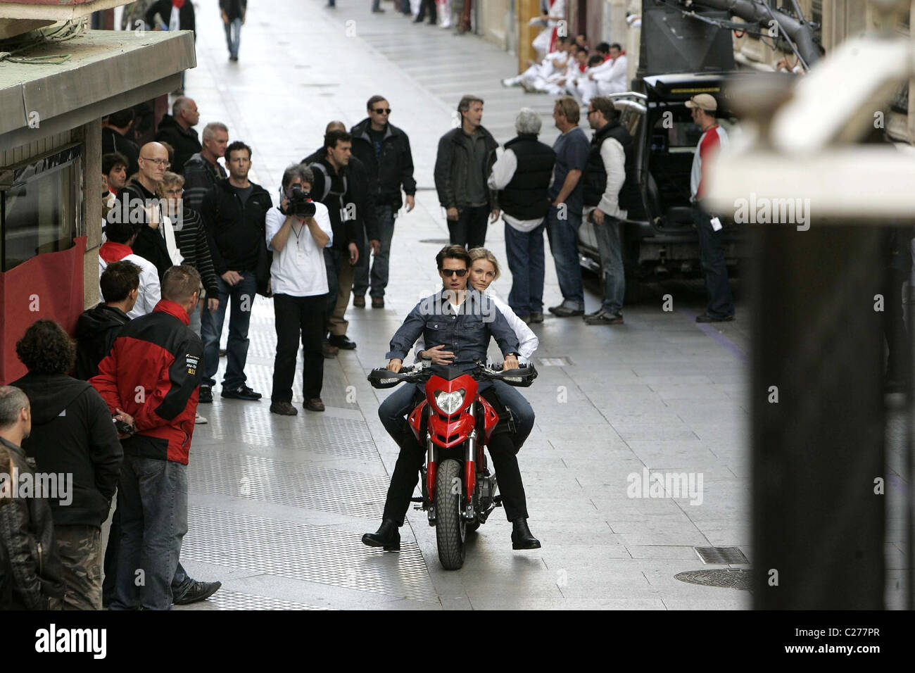 Tom Cruise and Cameron Diaz on the set of their new movie 'Knight And ...