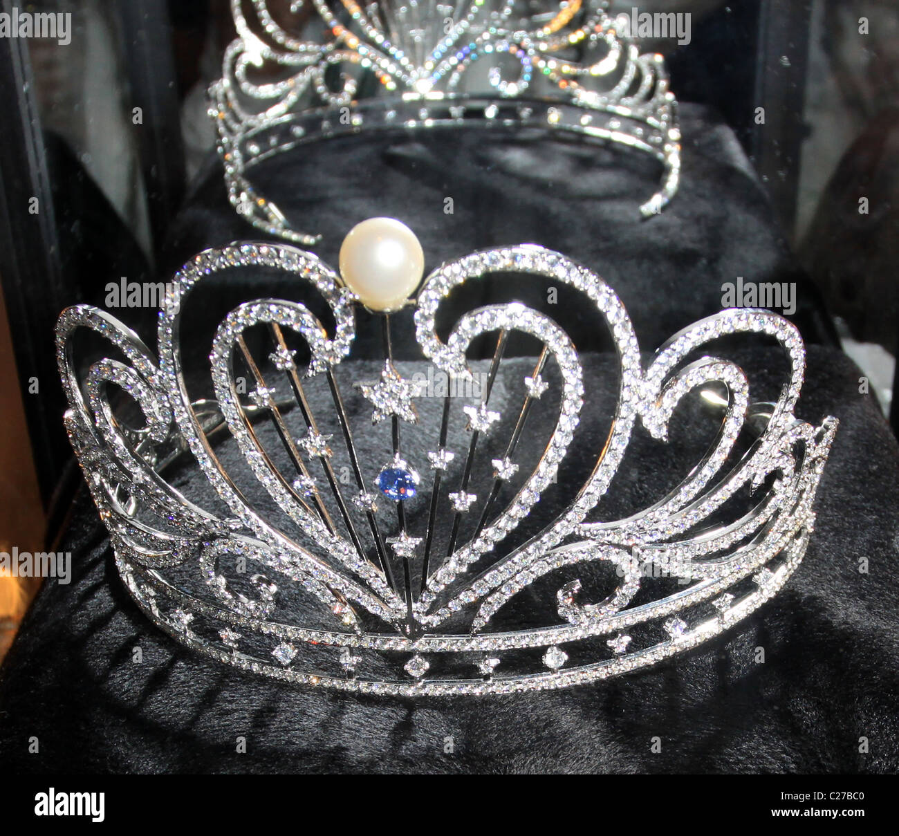 California crown hi-res stock photography and images - Alamy
