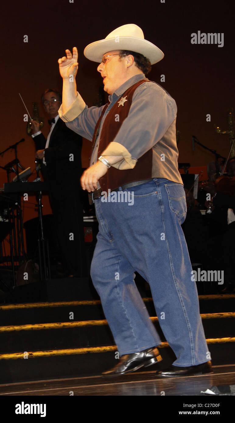 Wayne Knight from the TV show Seinfeld Closing night curtain call for ...