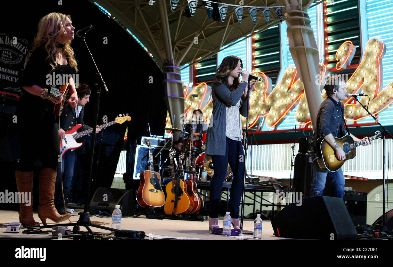 Gloriana Fremont Street Experience Welcomes Rodeo Fans for the 23rd ...