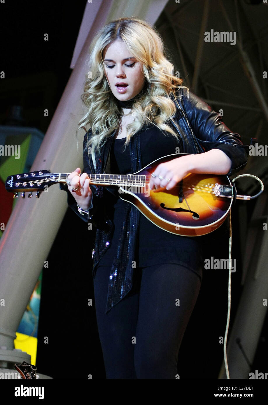 Gloriana Fremont Street Experience Welcomes Rodeo Fans for the 23rd ...