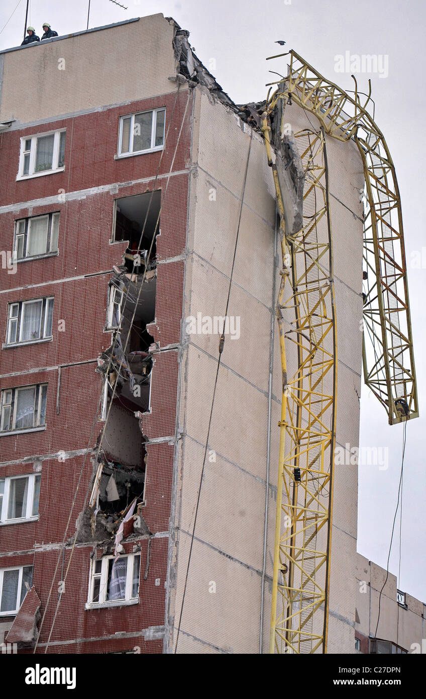 Russia, St.Petersburg fallen crane damaged an apartment block Russia ...