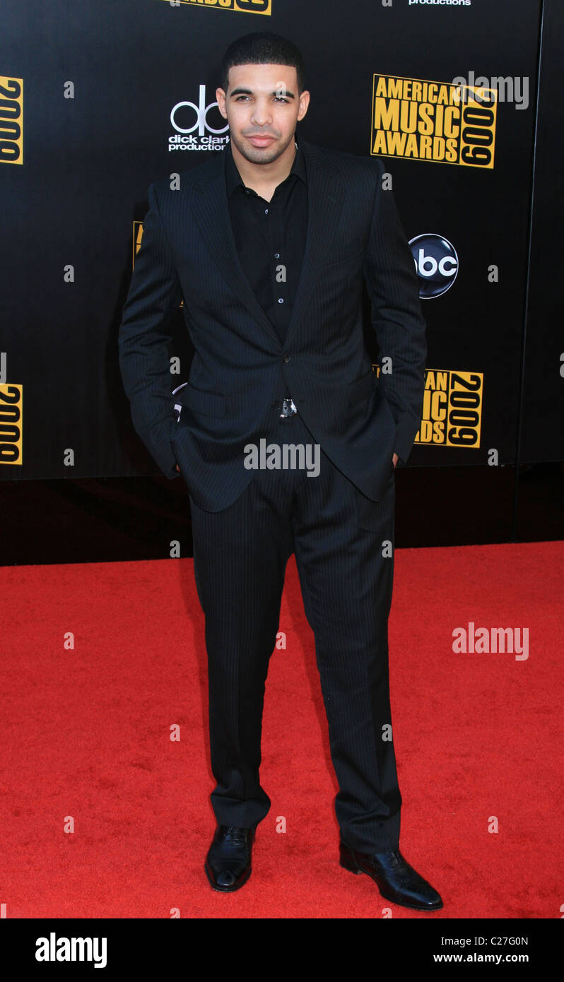 Drake 2009 American Music Awards - Arrivals held at the Nokia Theatre L ...