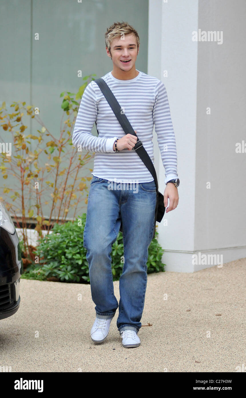 Lloyd Daniels leaving the ' X Factor' house London, England - 24.11.09 ...