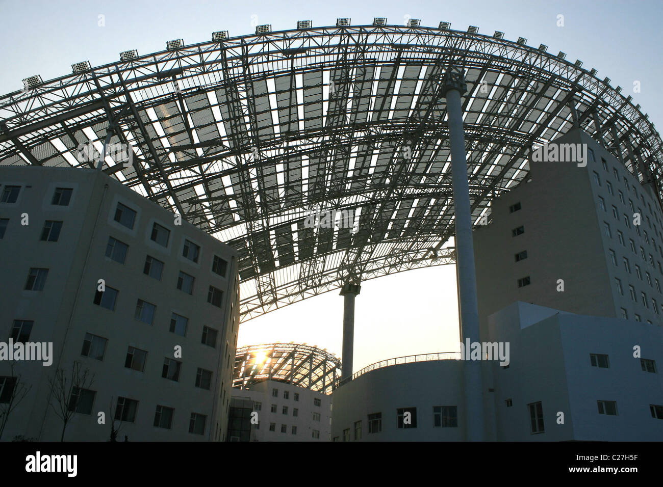 Solar-powered hotel lights up China The world's largest solar energy ...