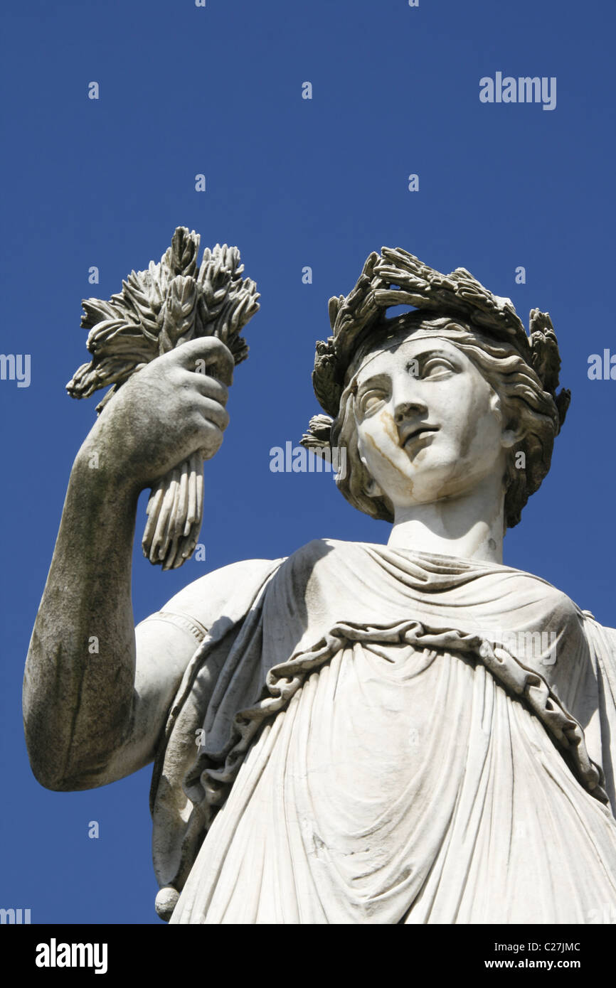 statue in piazza del popolo square in rome Stock Photo - Alamy