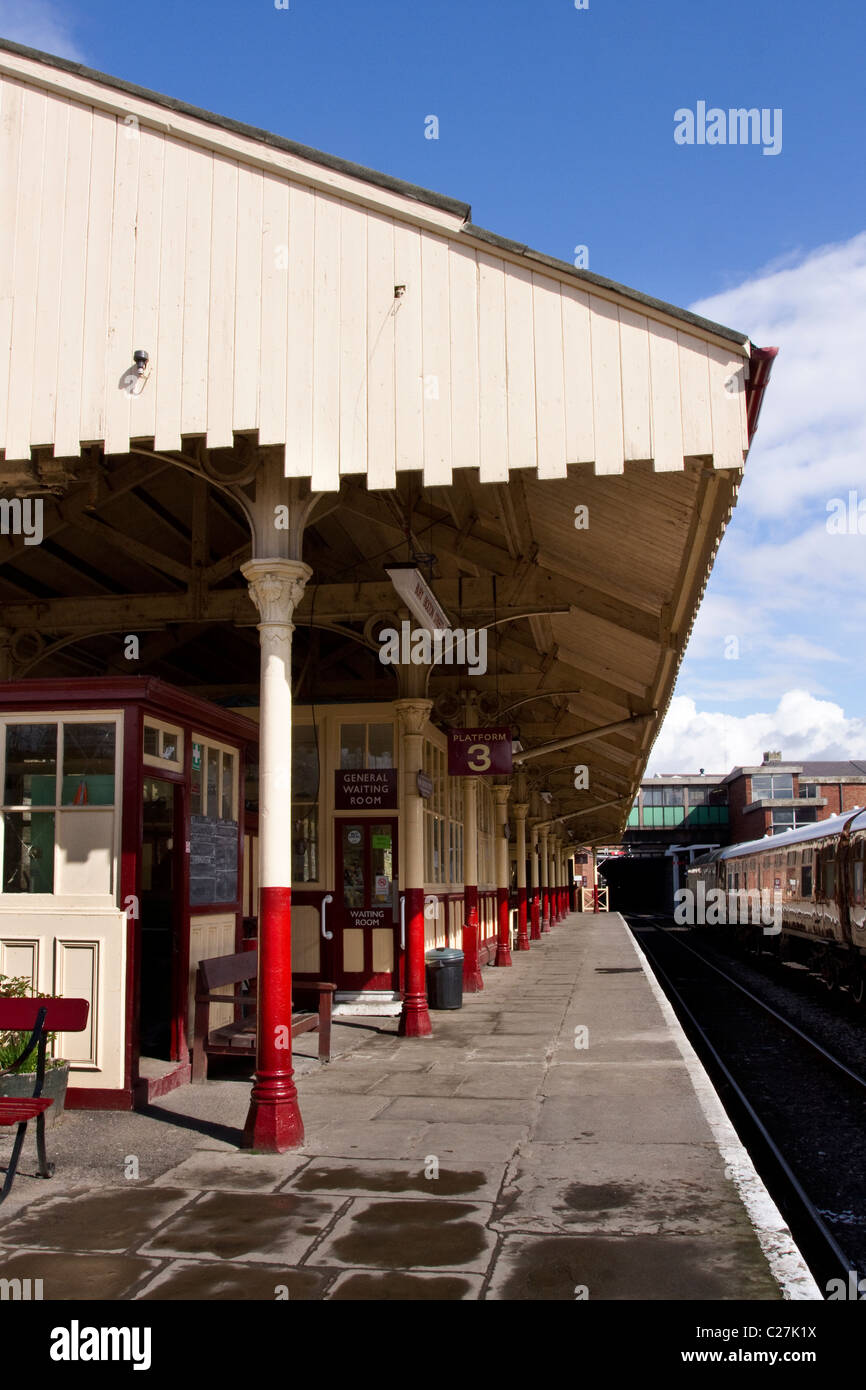 Ramsbottom station east lancashire railway hi-res stock photography and ...