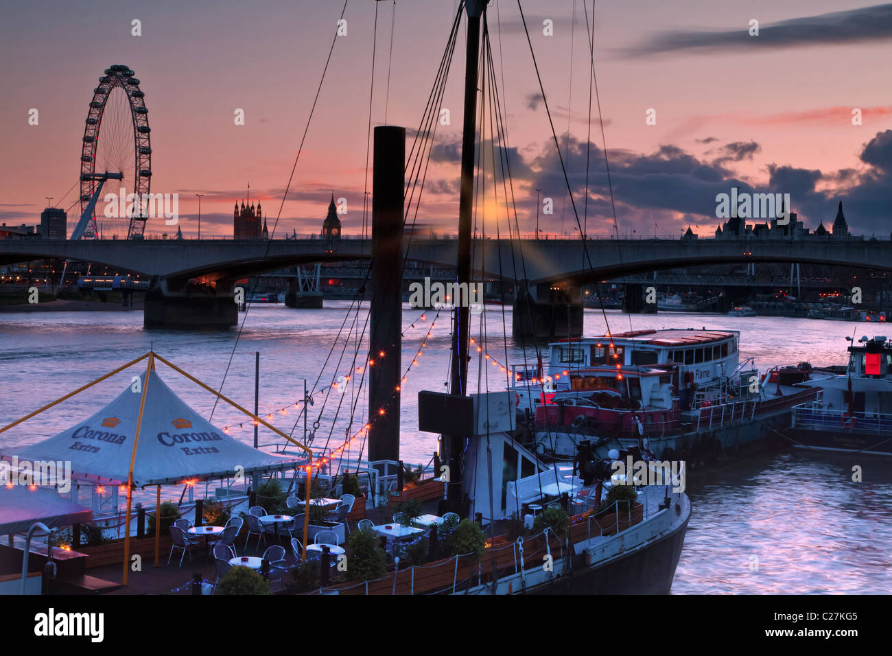 Thames river signs hi-res stock photography and images - Alamy