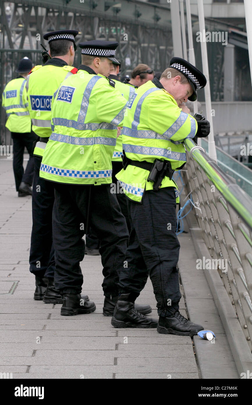 London bridge police hi-res stock photography and images - Alamy