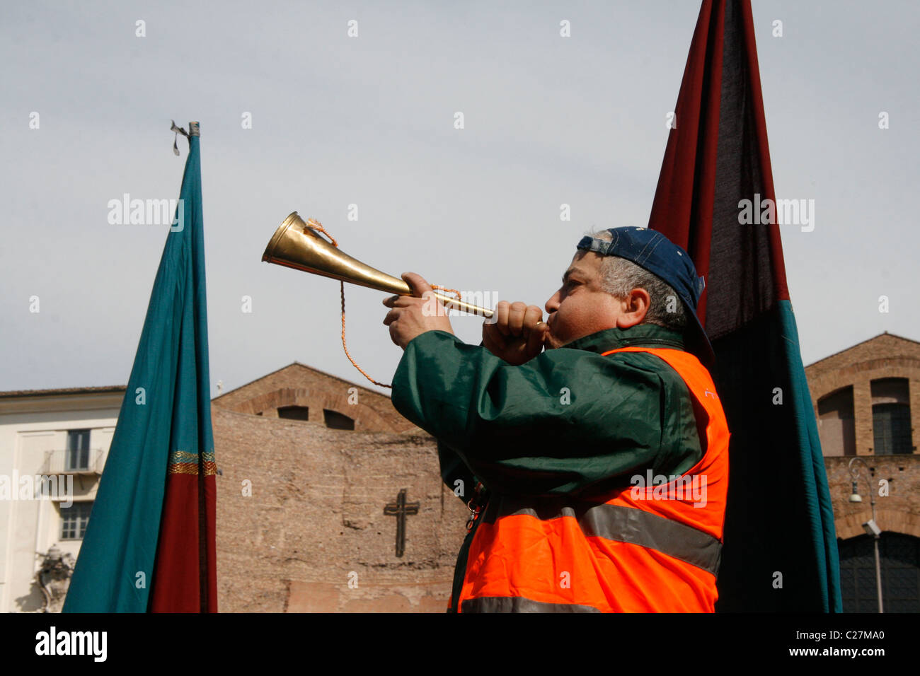 Street performers in rome italy hi-res stock photography and images - Alamy