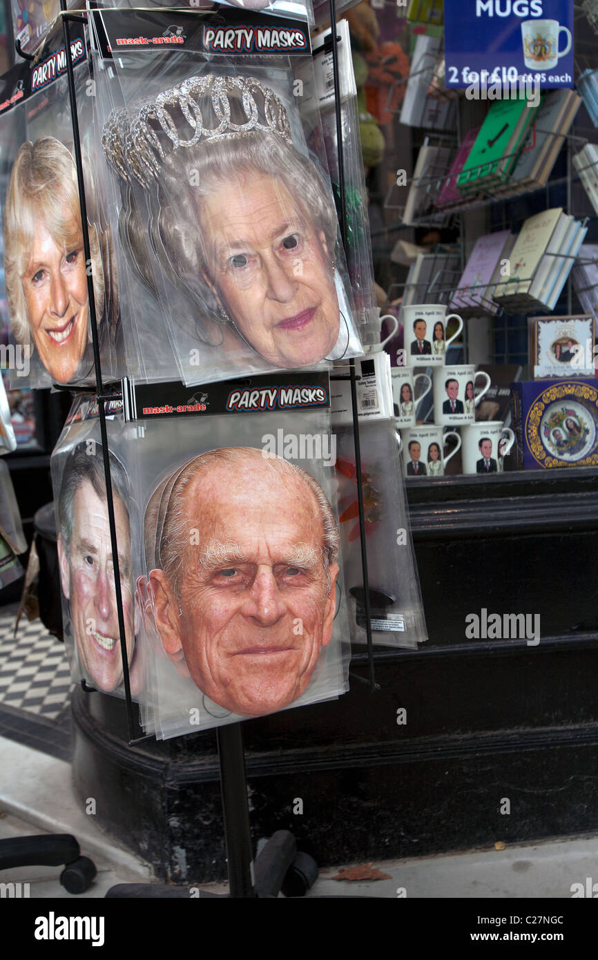 queen and prince phillip of england masks Stock Photo - Alamy