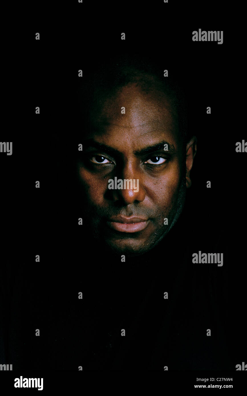 Full black man hi-res stock photography and images - Alamy