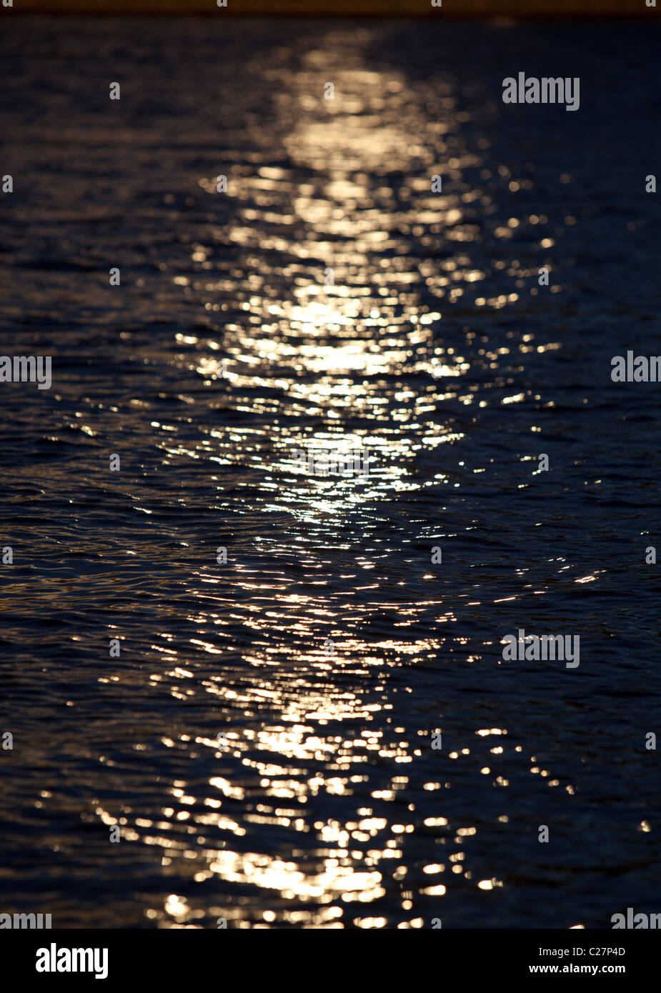 Dark black water hi-res stock photography and images - Alamy