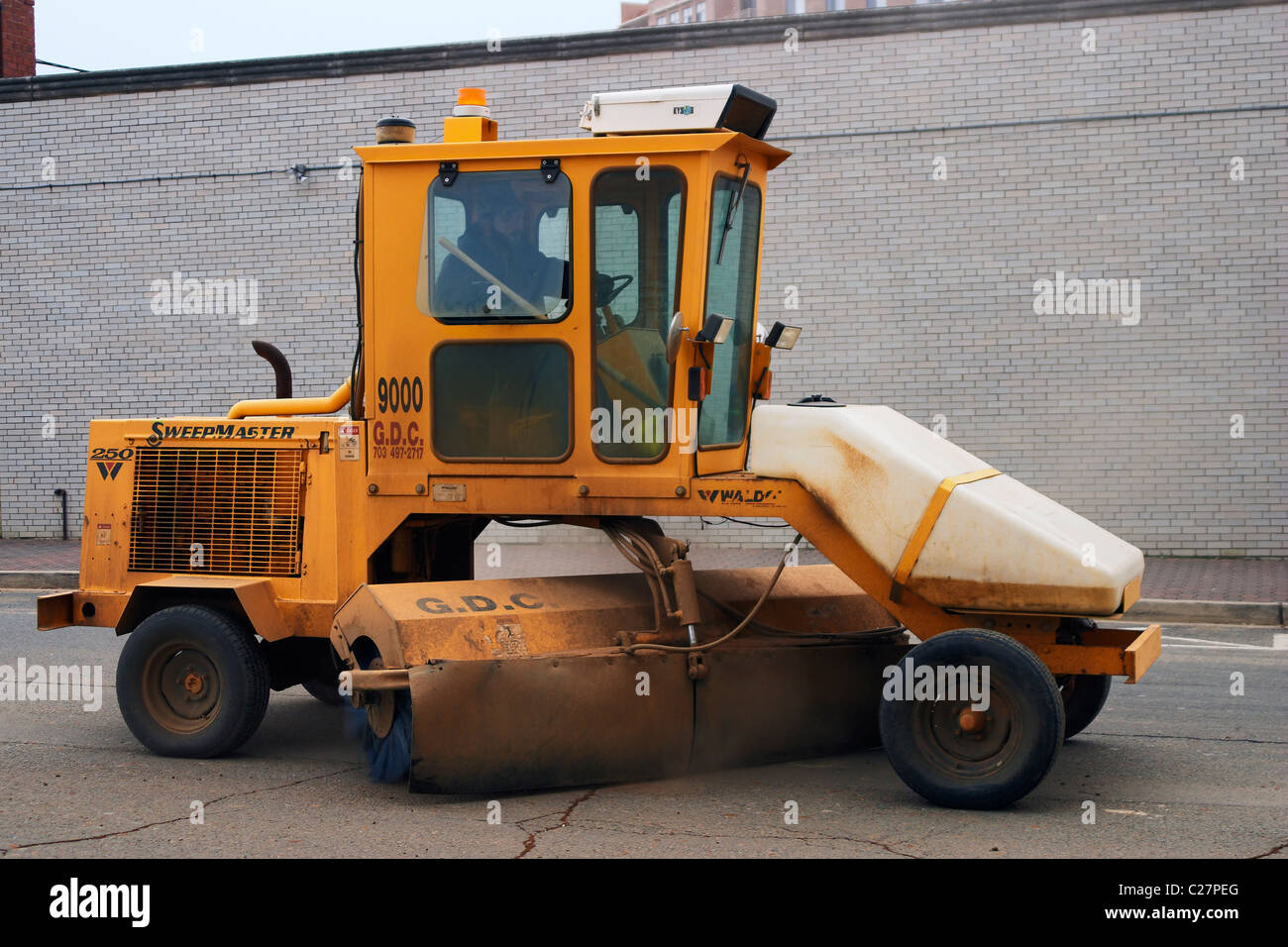 Heavy machinery street hi-res stock photography and images - Alamy