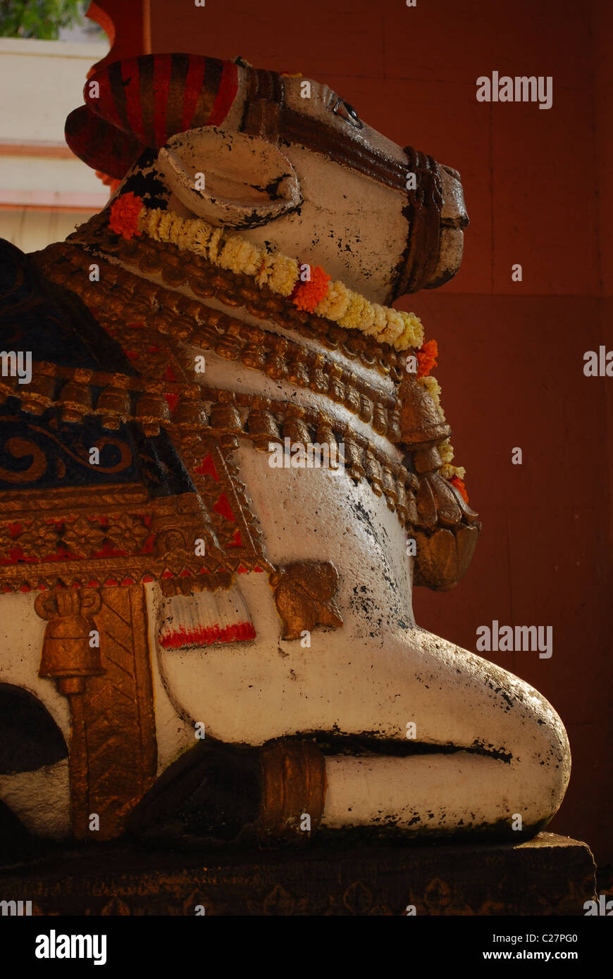 Nandi idol hi-res stock photography and images - Alamy