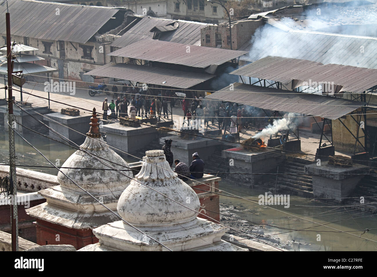 Funeral rite burning bodies at Pashupatinath temple. Kathmandu, Nepal ...