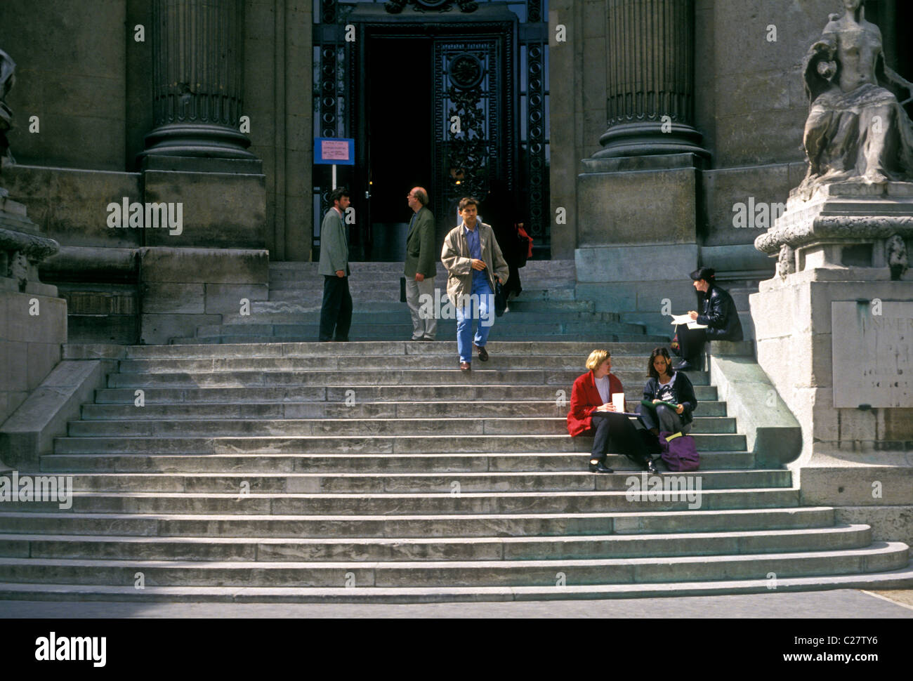 Male college students paris hi-res stock photography and images - Alamy