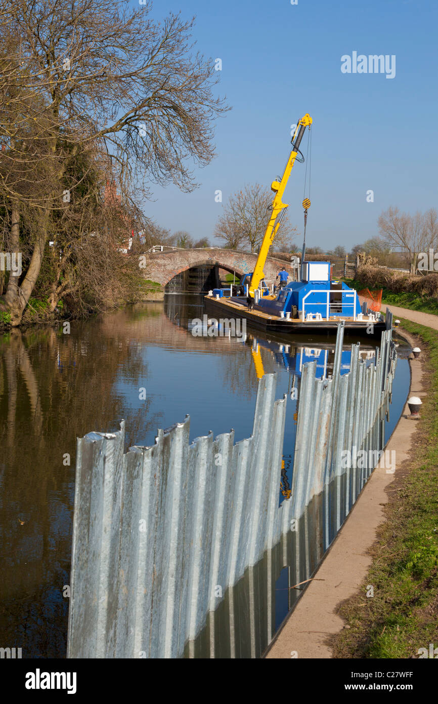 Repairing the Erewash canal near Sandiacre lock Long Eaton, Derbyshire ...