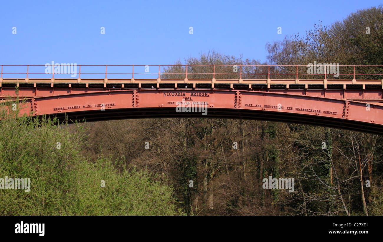 Victoria Bridge crossing the River Severn near Trimpley, Worcestershire ...