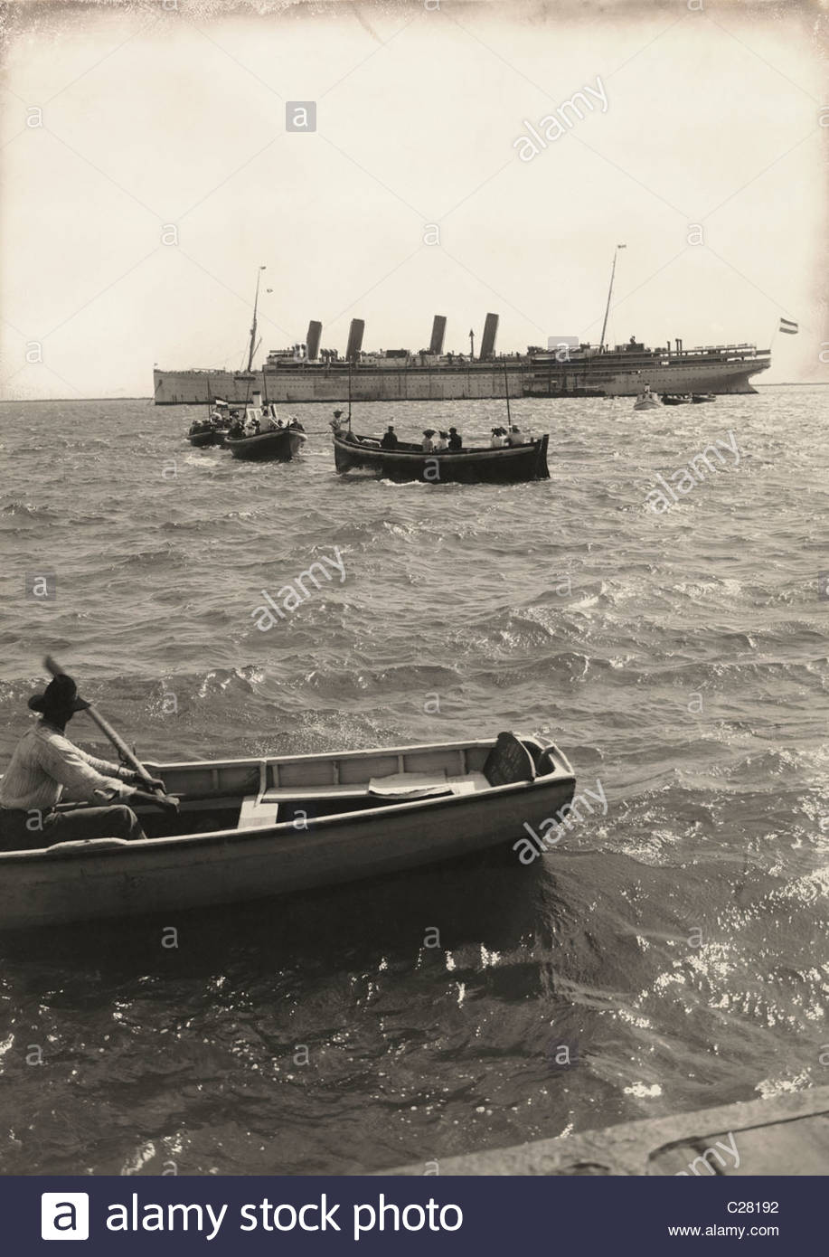 Black And White Men Rowing Stock Photos & Black And White Men Rowing ...