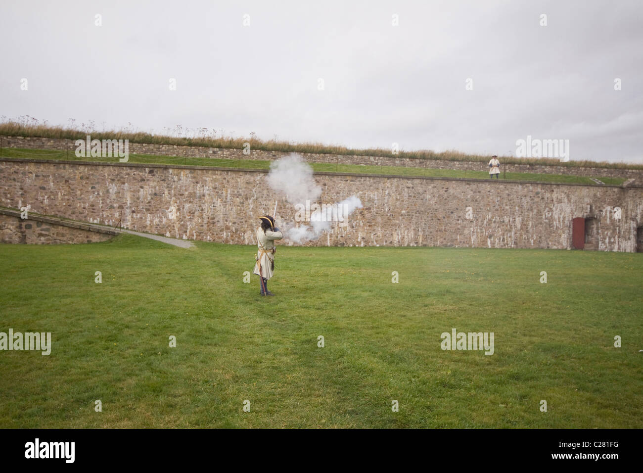 Musket firing hi-res stock photography and images - Alamy