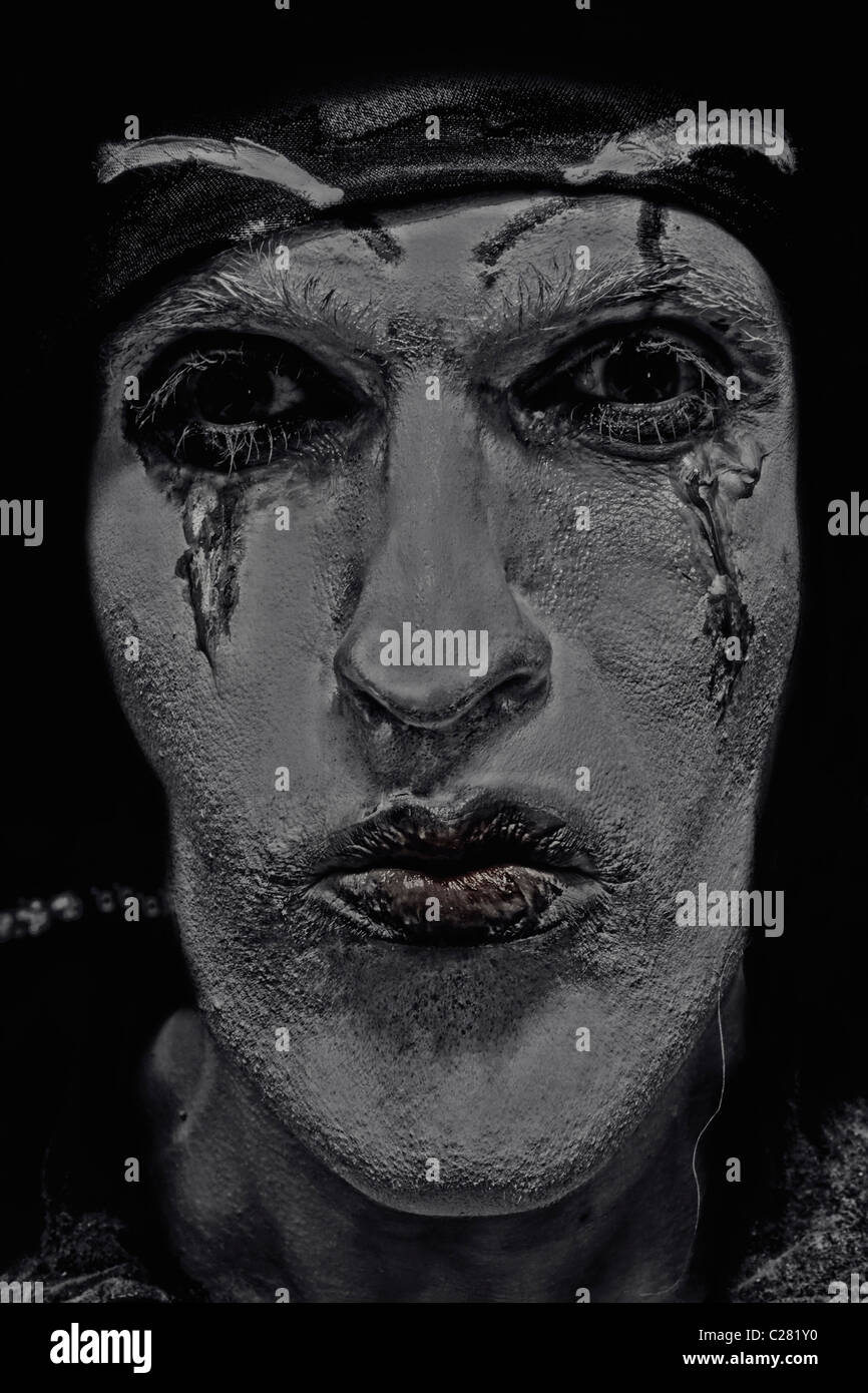 theatrical actor with dark makeup on her face Stock Photo - Alamy