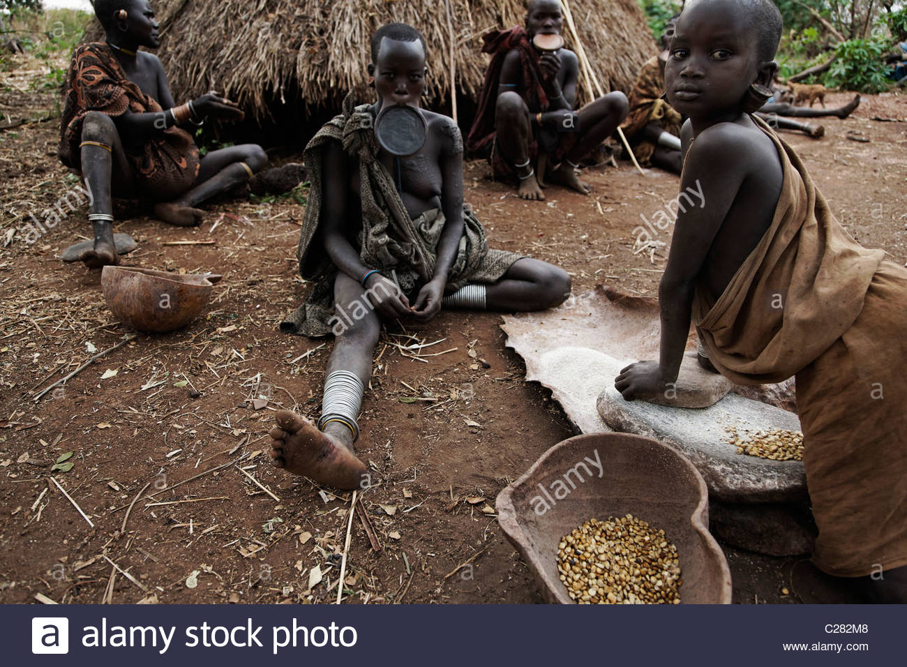 Suri Tribe Stock Photos & Suri Tribe Stock Images - Alamy