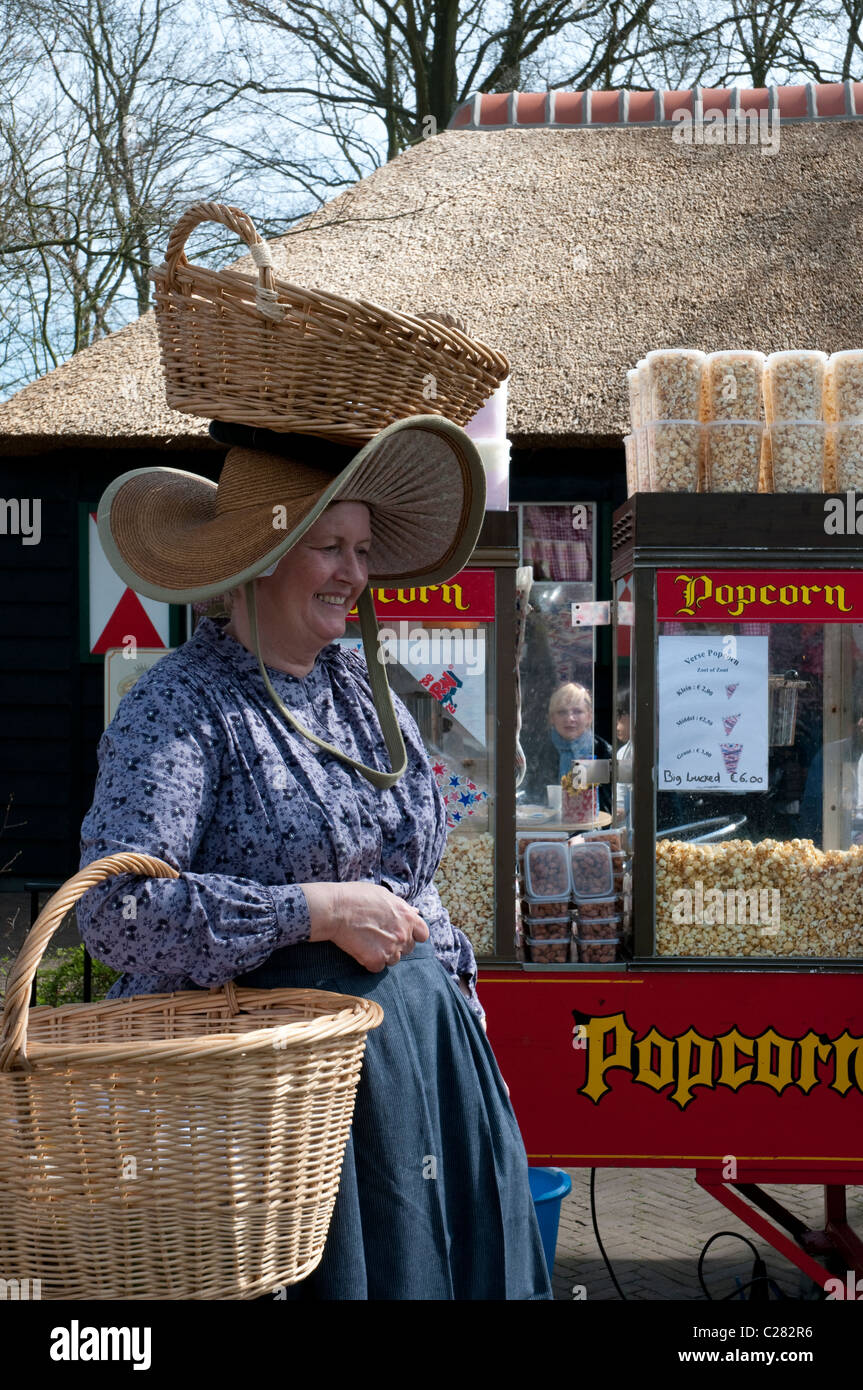 Dutch Costume Woman Stock Photos & Dutch Costume Woman Stock Images - Alamy