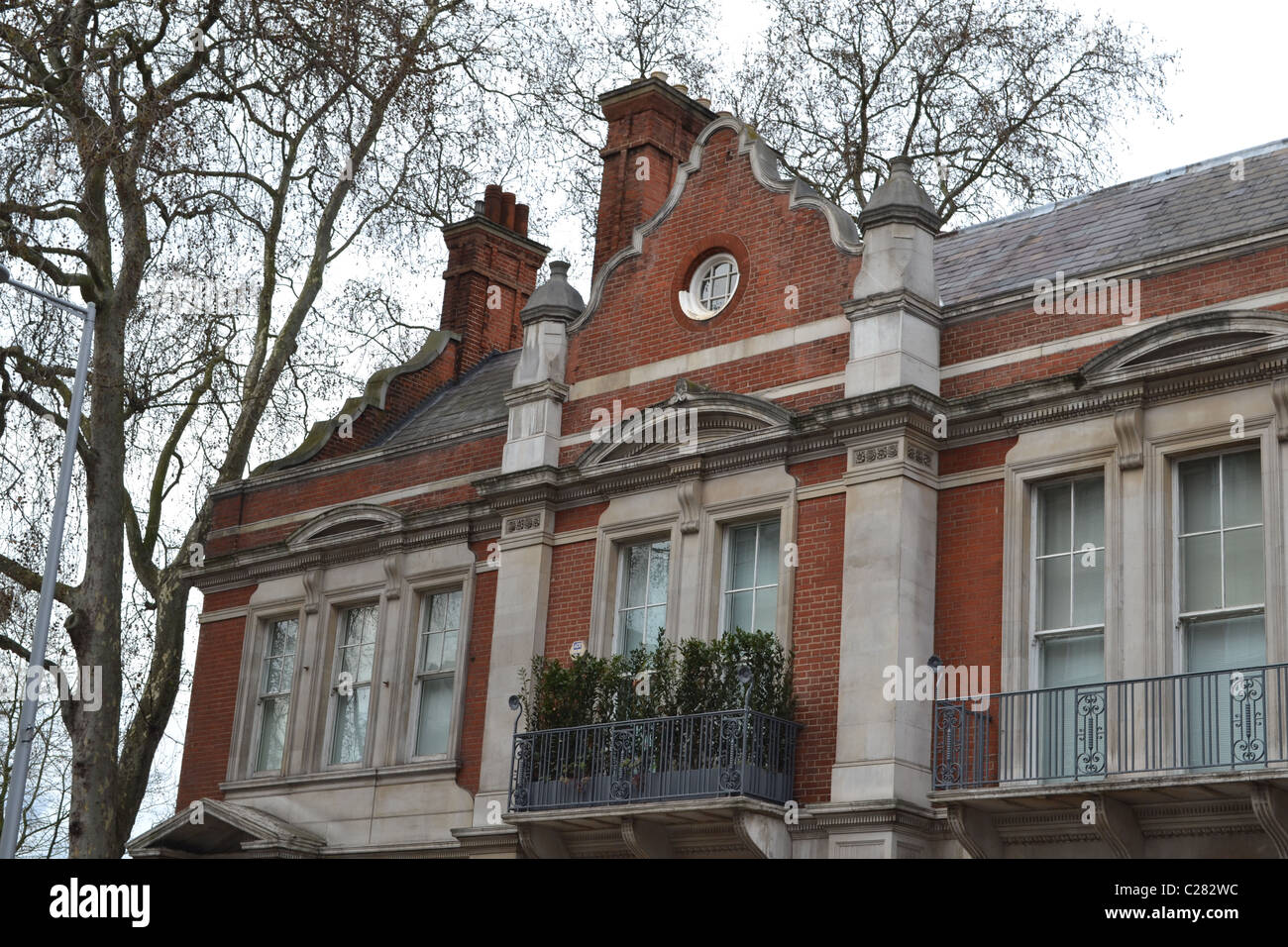 Beautiful period facade of this red brick building, King's Road ...