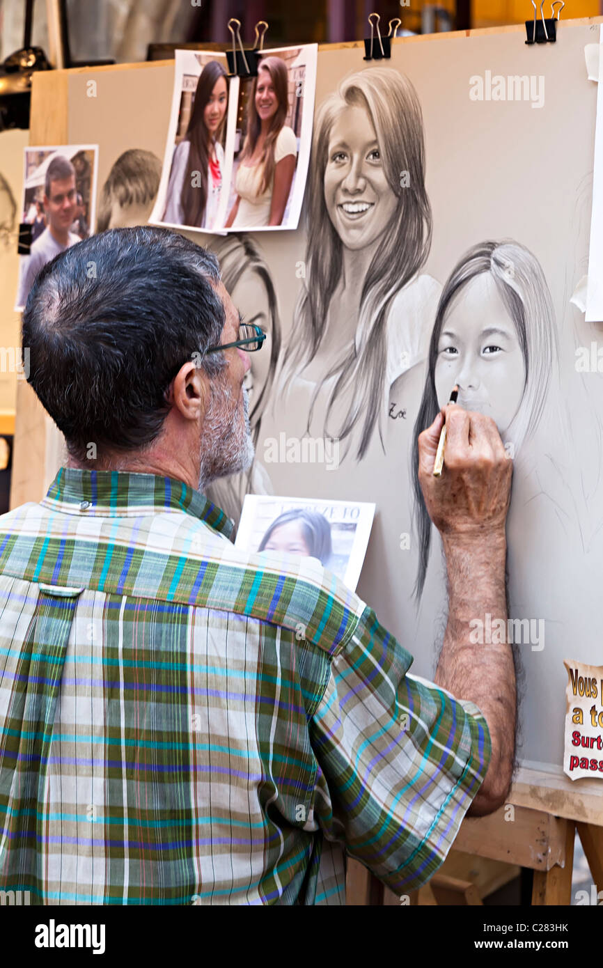 Street portrait artist hi-res stock photography and images - Alamy