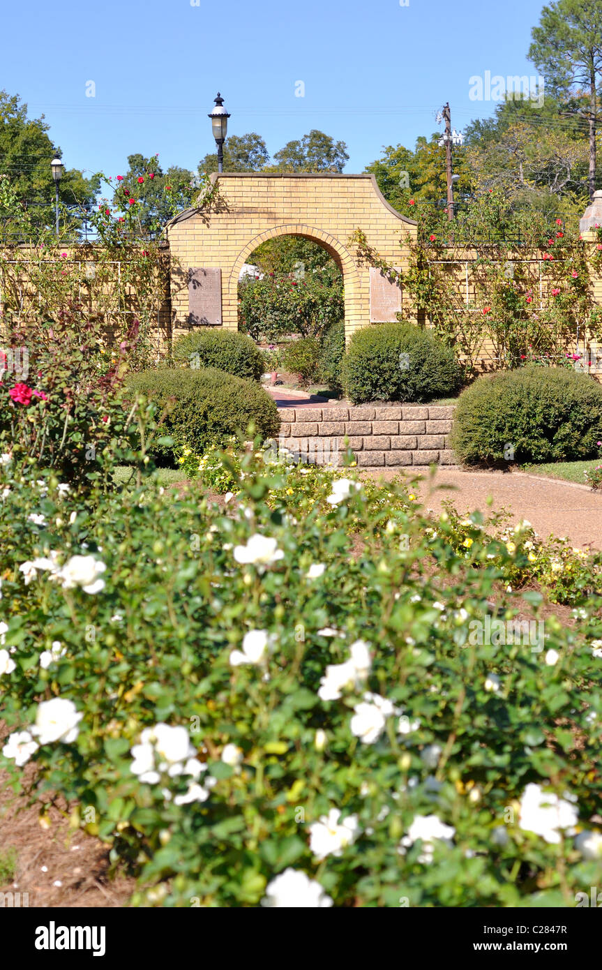 Rose Garden, Tyler, Texas - the largest rose garden in the US Stock ...