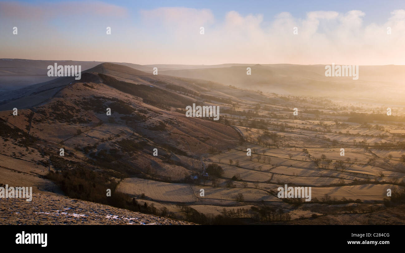 Back Tor on the Great Ridge at sunrise, Hope Valley, Peak District ...