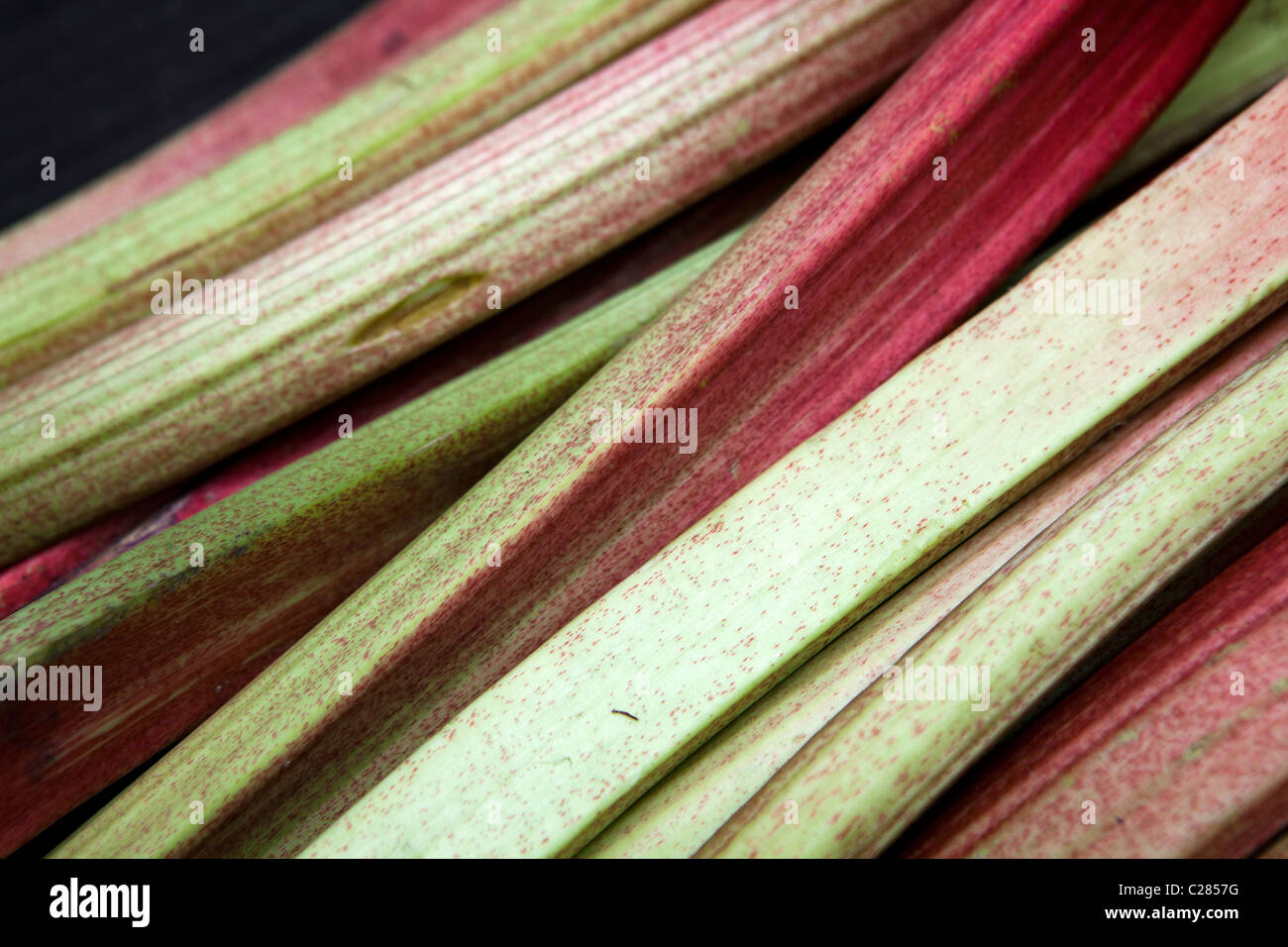 A bunch of fresh organic red rhubarb Stock Photo - Alamy