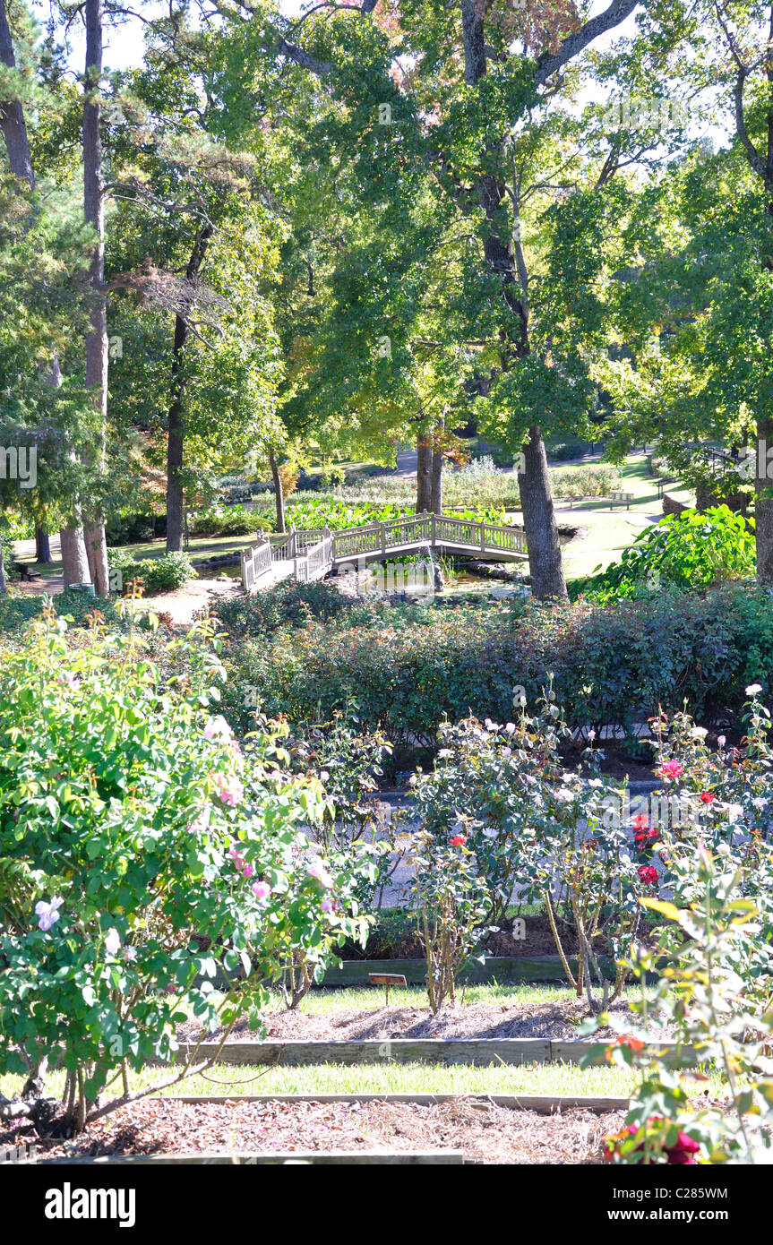 Rose Garden, Tyler, Texas - largest rose garden in the US Stock Photo ...
