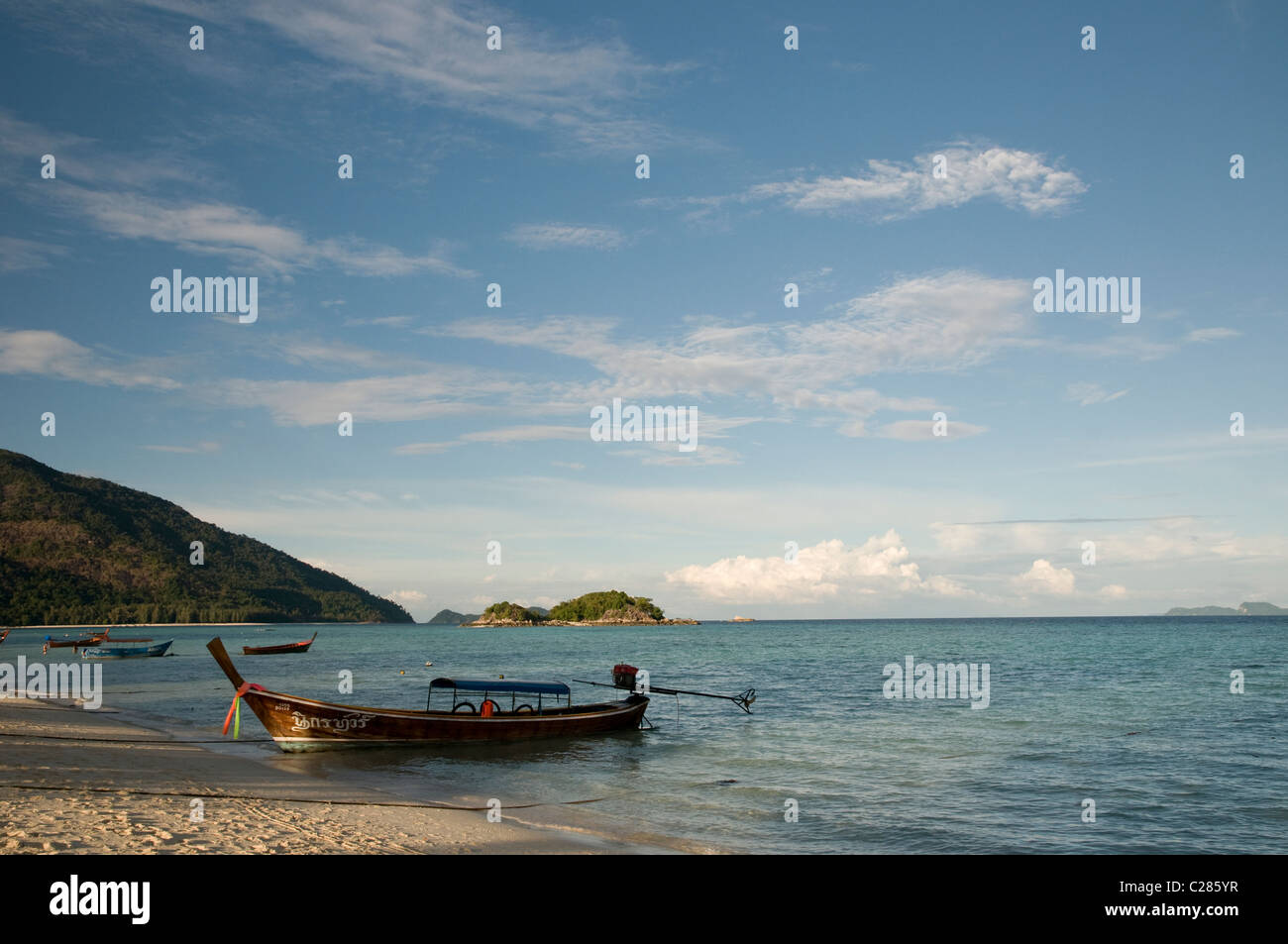 Traditional Thai Long-tail boat, Koh Lipe, Thailand Stock Photo - Alamy