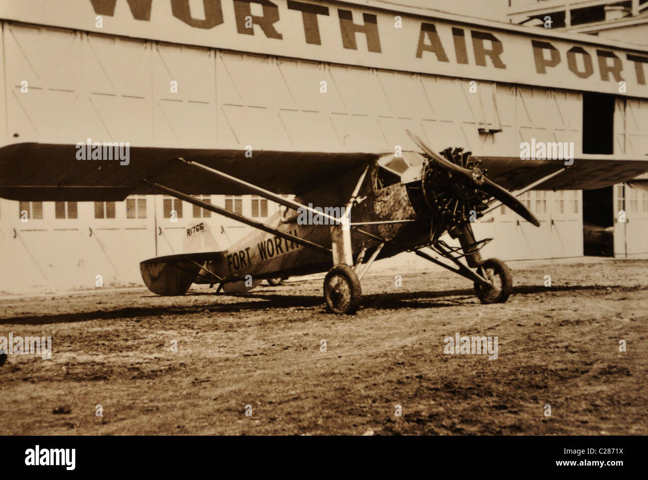 Megaplanes airplanes planes fort worth hi-res stock photography and ...