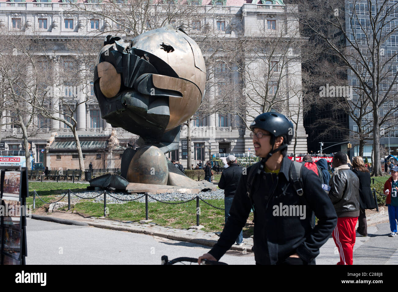 Fritz koenig sphere hi-res stock photography and images - Alamy